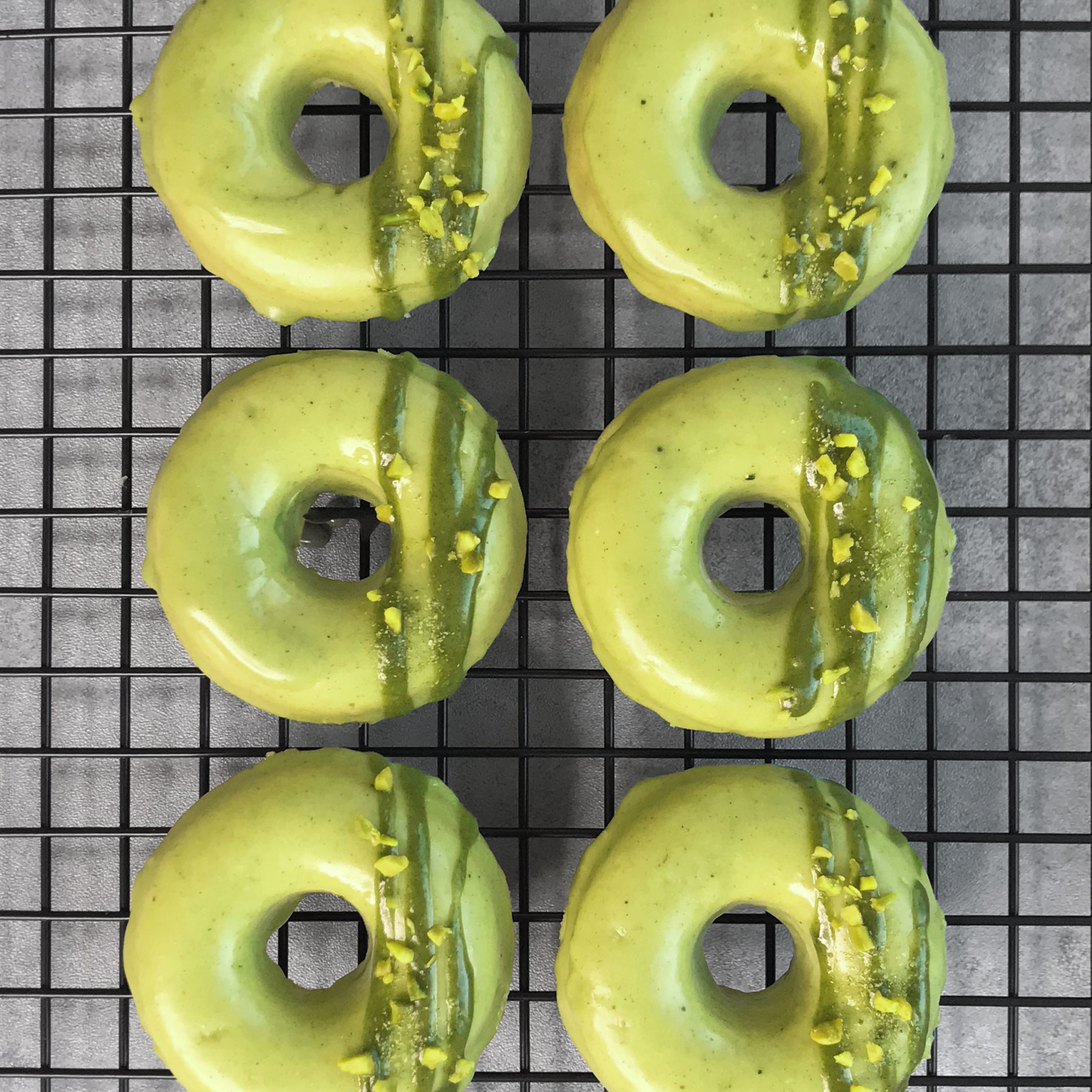 Matcha Donuts aus dem Ofen